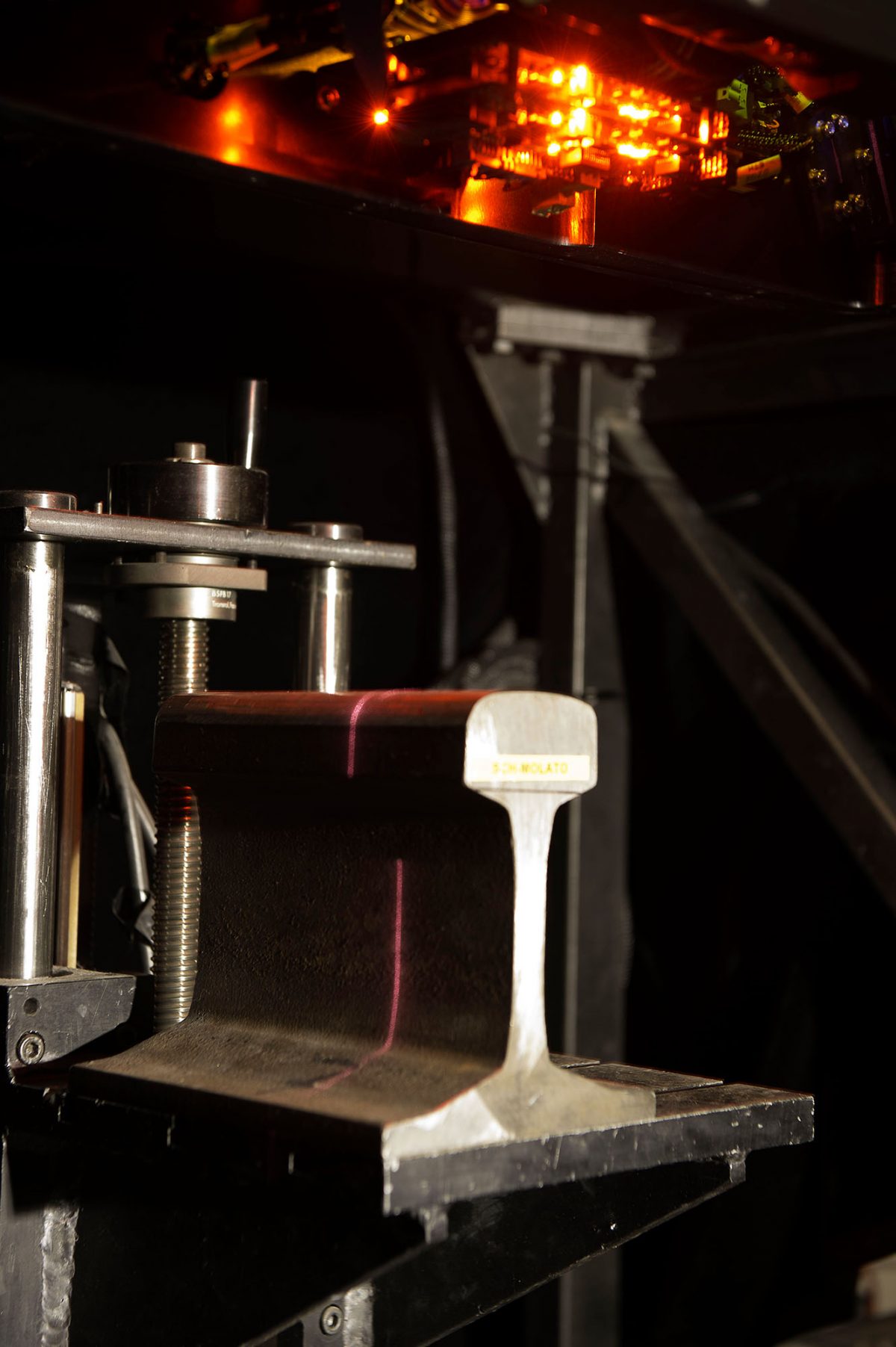 Control rail profile and wear with DMA Rail Profile Measurement System